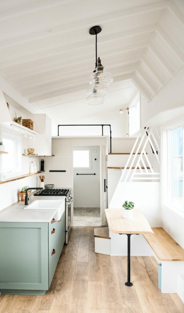 Wohnen im Minihaus: Warum sich Minimalismus lohnen kann – TINY and ...